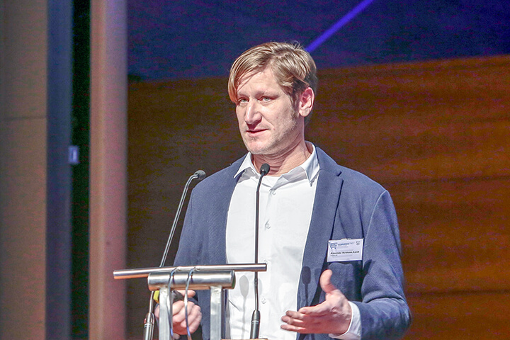 "Nicht beirren lassen. Dran glauben. Durchhalten" - deutsche-startups.de